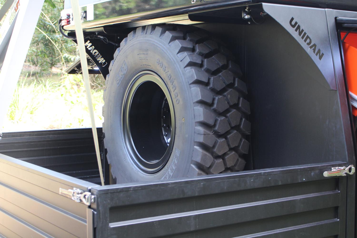 HIGHLY MODIFIED DUAL-CAB U1700 RESTORATION