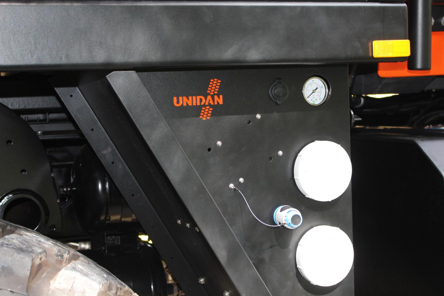 HIGHLY MODIFIED DUAL-CAB U1700 RESTORATION